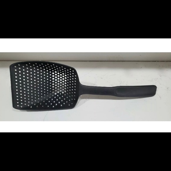 The Pampered Chef | Kitchen | Pampered Chef Scoop N Drain 622 Ladle ...